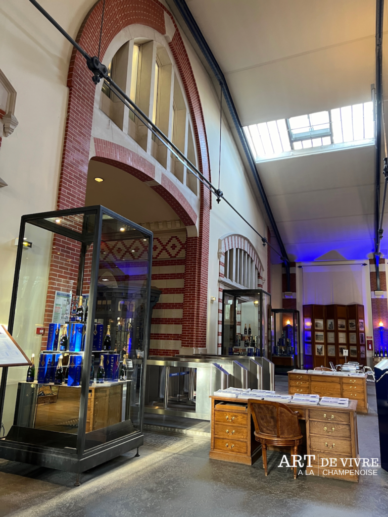 Champagne Pommery : Une visite de caves, véritable ode à l'Art ...