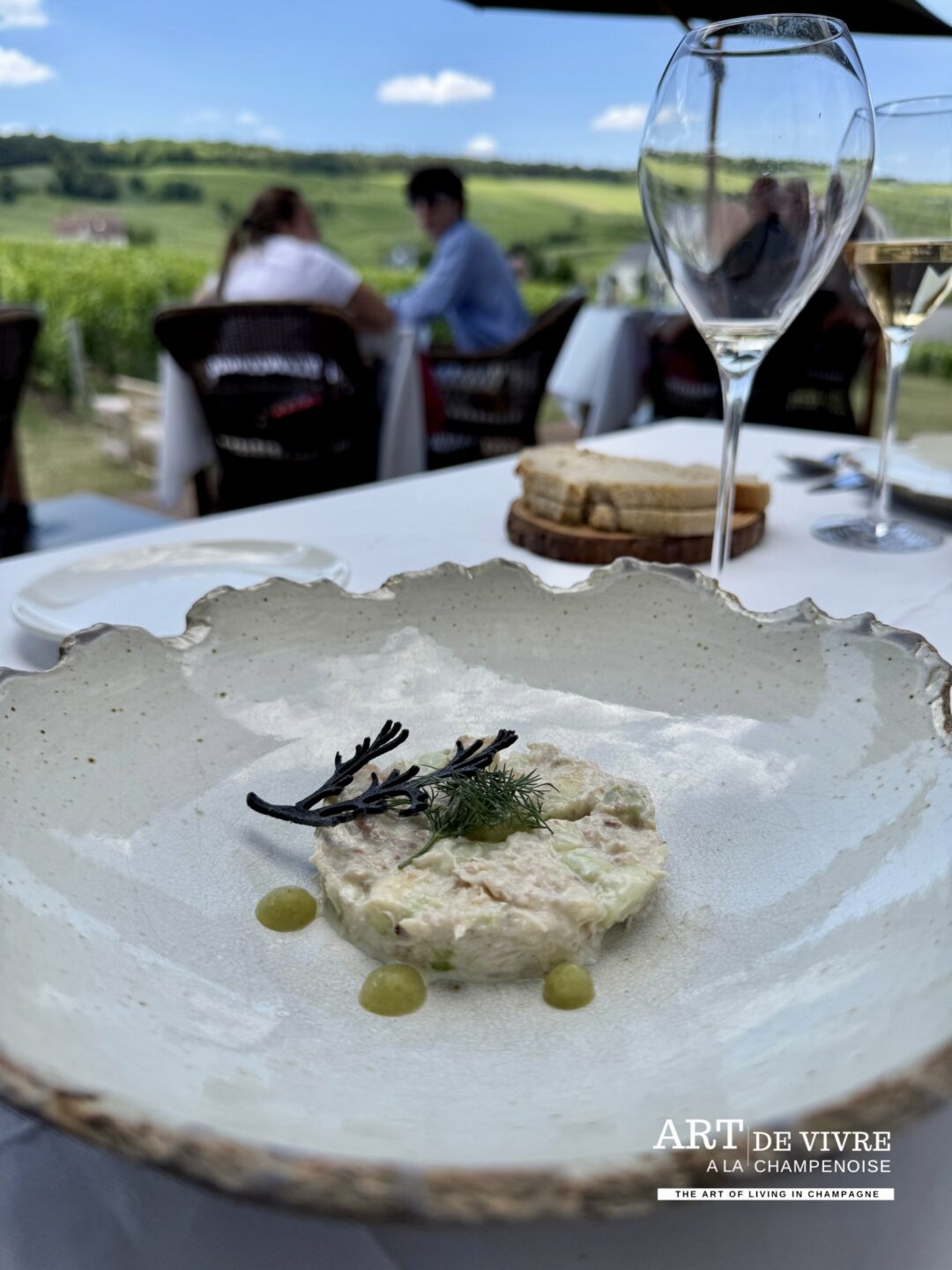 Sacy : Terrasse, délices et détente au Château de Sacy - Art de Vivre a ...
